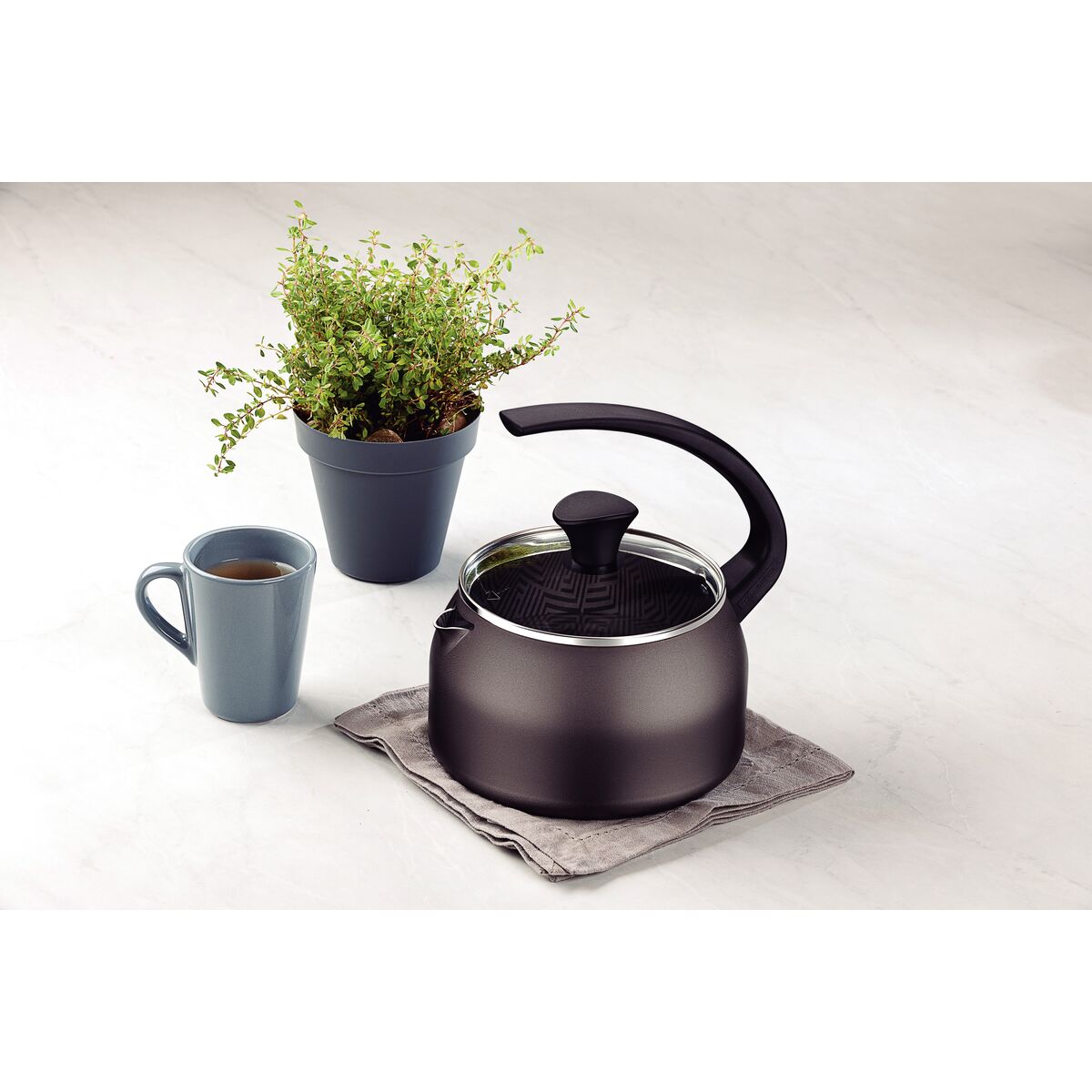 Tetera Tramontina en Aluminio con Revestimiento Interno y Externo de ...